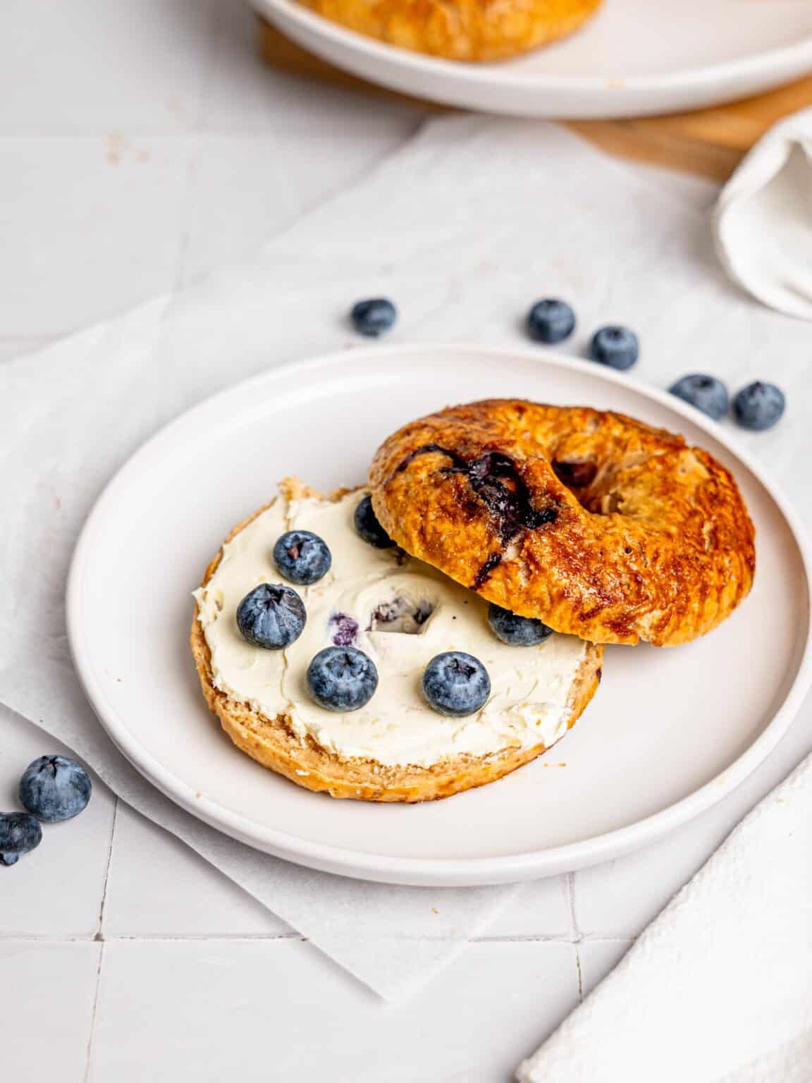 Easy Blueberry Bagel Recipe - Ready in 40 minutes! (no yeast)