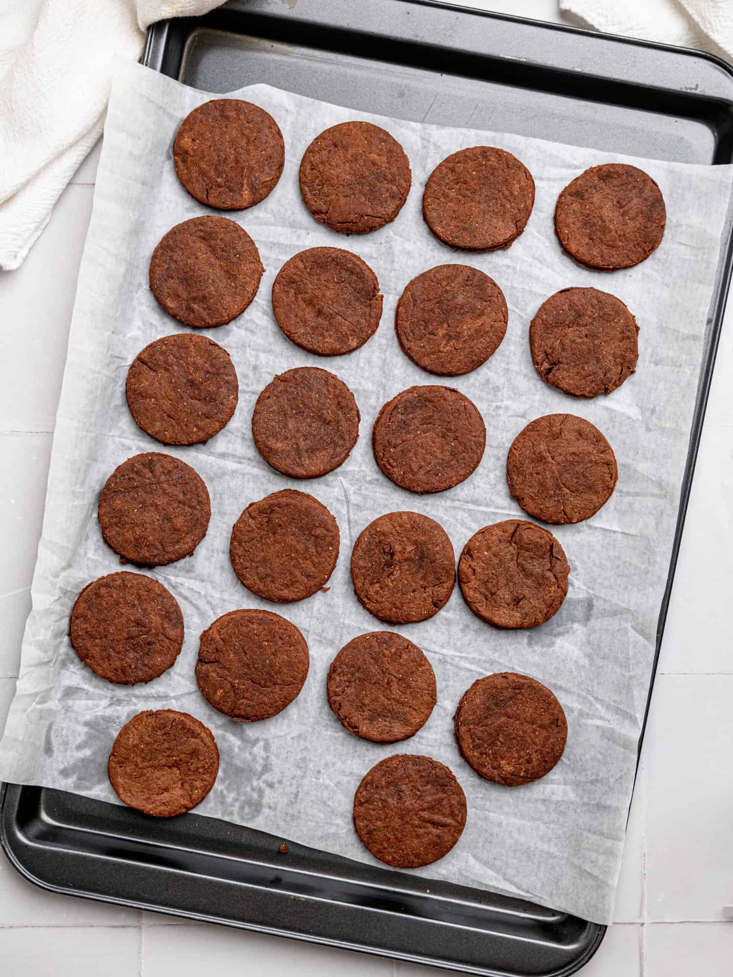 Homemade Healthy Oreos made with just five ingredients