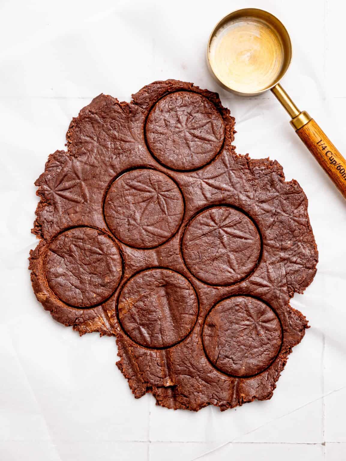 Homemade Healthy Oreos made with just five ingredients