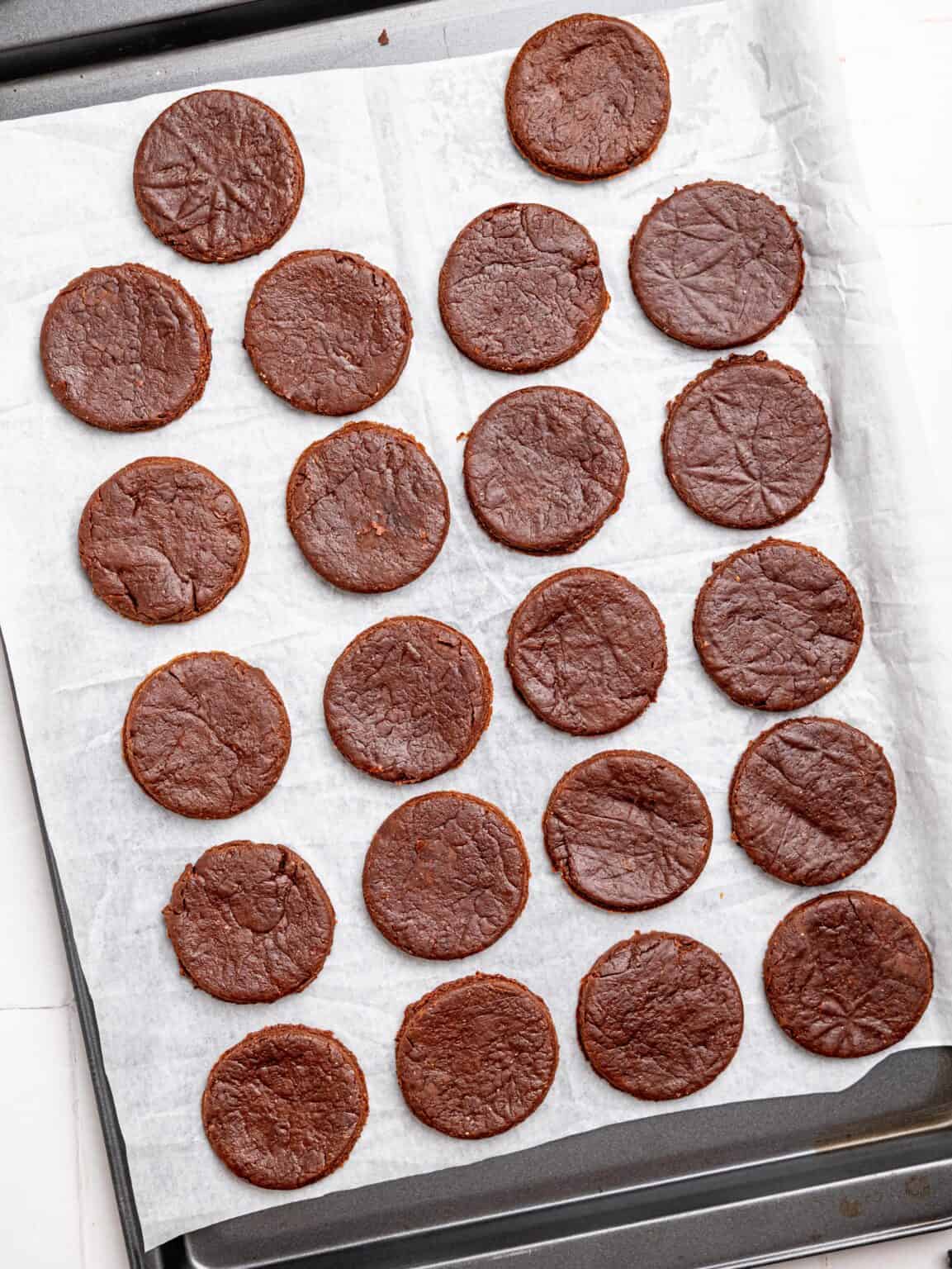 Homemade Healthy Oreos made with just five ingredients