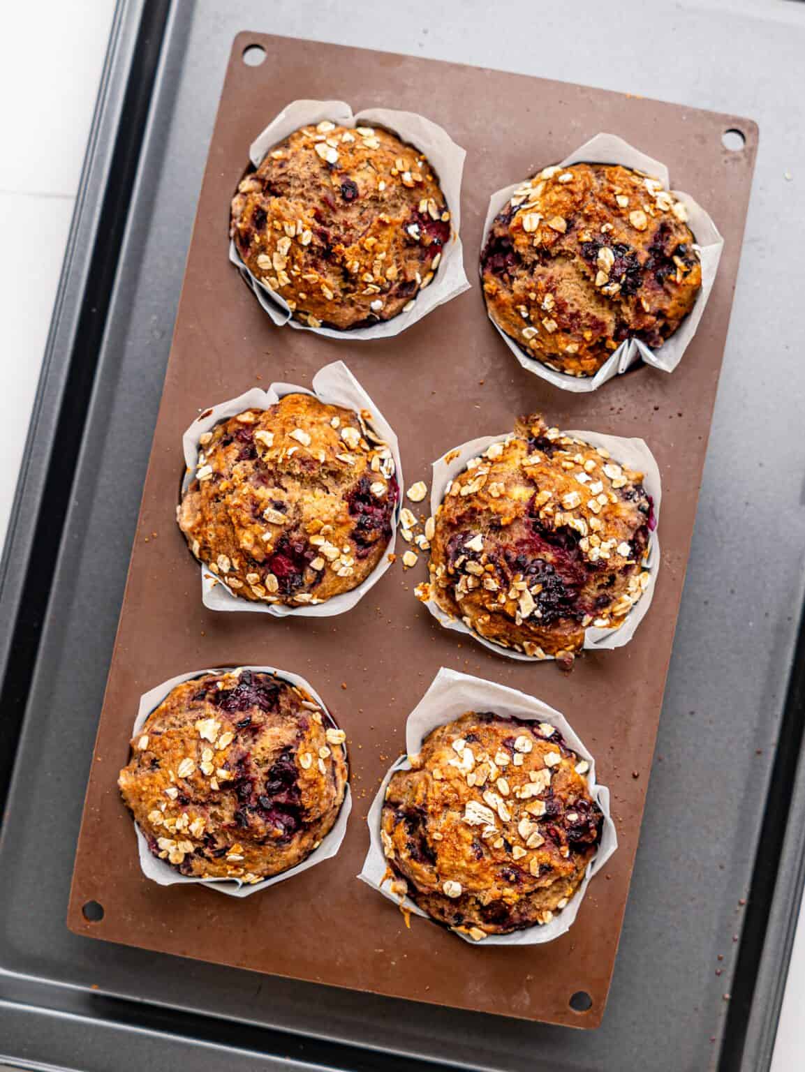 Healthy Banana Blackberry Muffins (just 5 ingredients!)