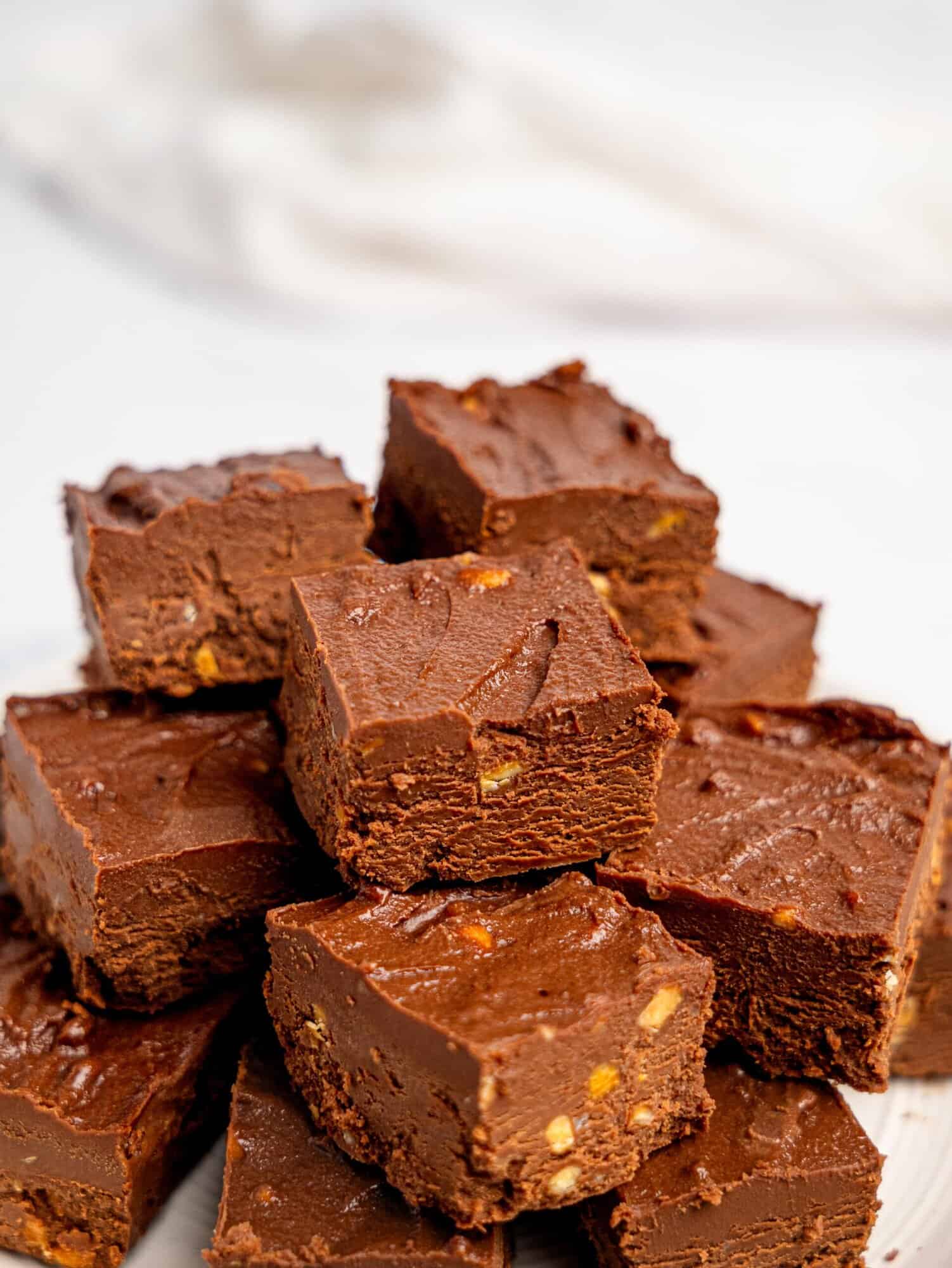 3-Ingredient Chocolate Fudge (secretly healthy!) (secretly healthy!)